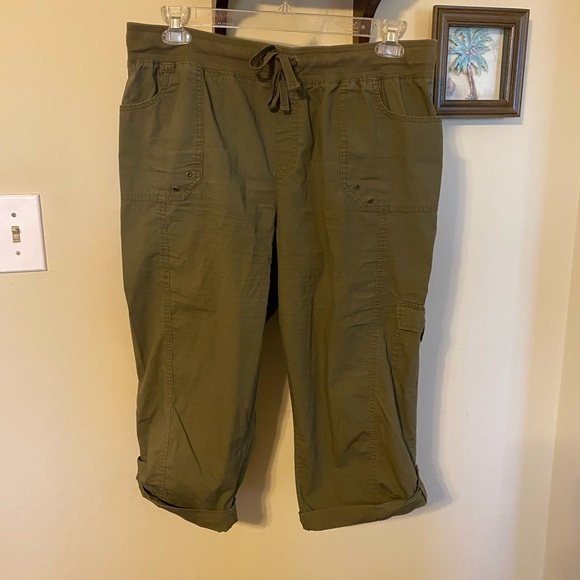 Faded Glory | Pants & Jumpsuits | Faded Glory Olive Cargo Capris | Poshmark